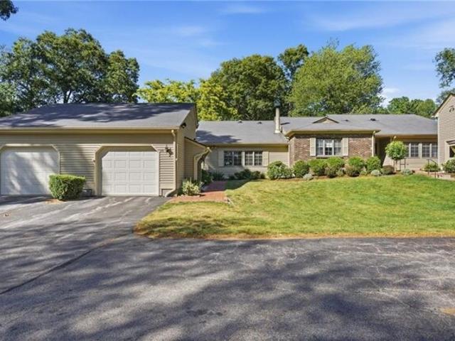 Pine Glen Dr, East Greenwich, Condo For Sale