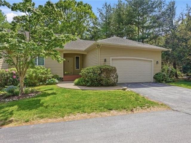 Pine Glen Dr, East Greenwich, Condo For Sale