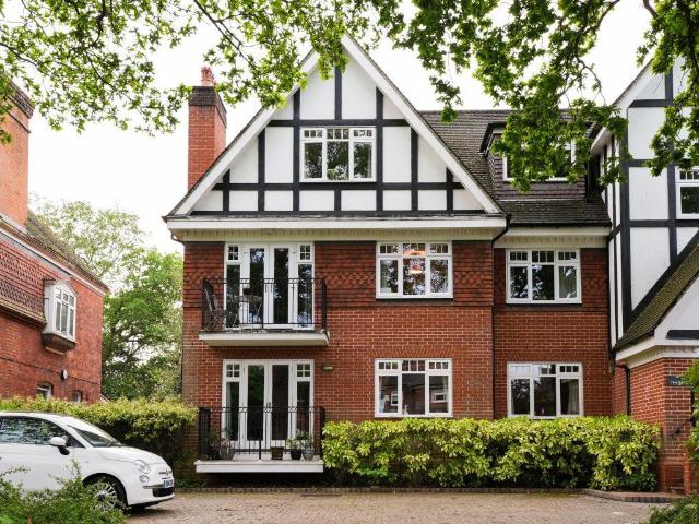 Pine Grove Mews, Pine Grove, Weybridge KT13, 2 bed flat to rent, £1,950 pcm | PrimeLocation