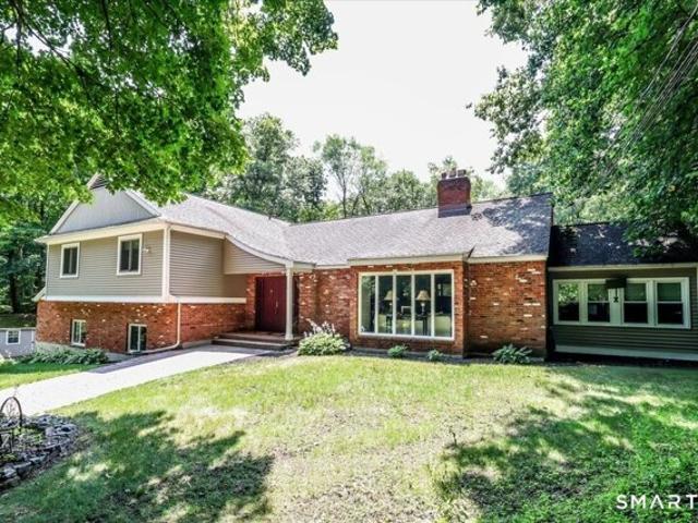 Pine Hollow Dr, Middlebury, Home For Sale