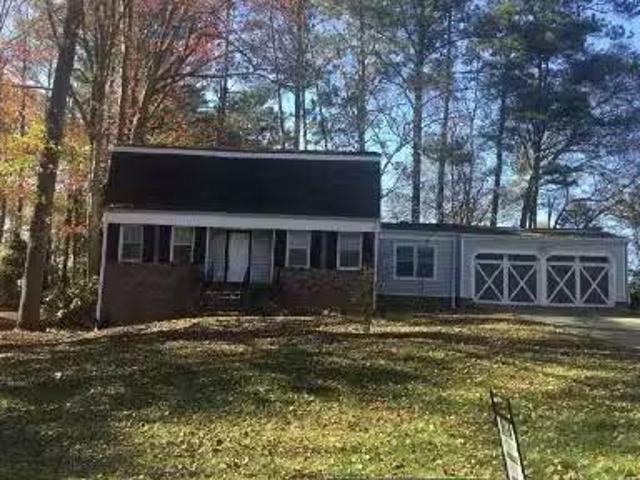 Pine Knoll Ln NE