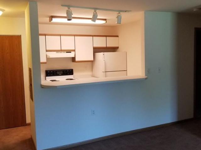 Pine Ridge Apartments 1 Bedroom Apartment for Rent at 5321 Westport Rd, Madison, WI 53704