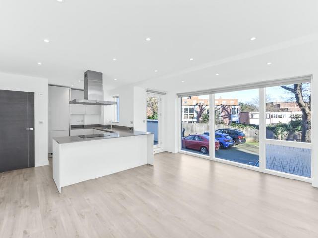 Pine Ridge, Forest Hill SE23 2 bed apartment to rent £2,125 pcm £490 pw
