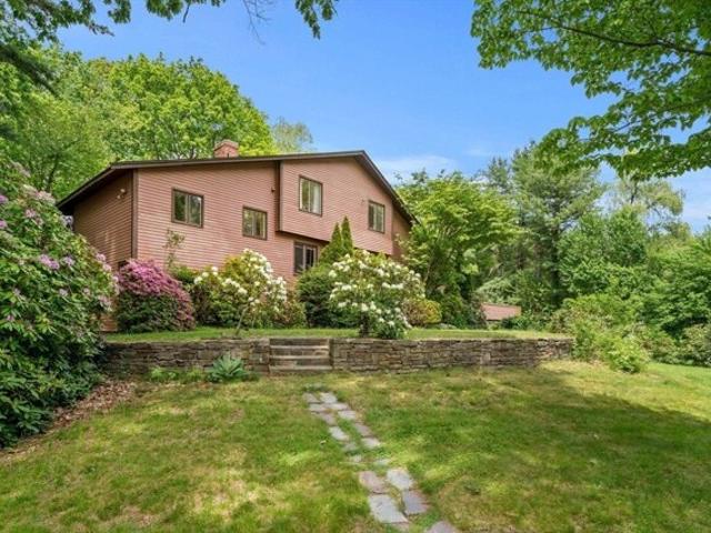 Pine Ridge Rd, Stow, Home For Sale