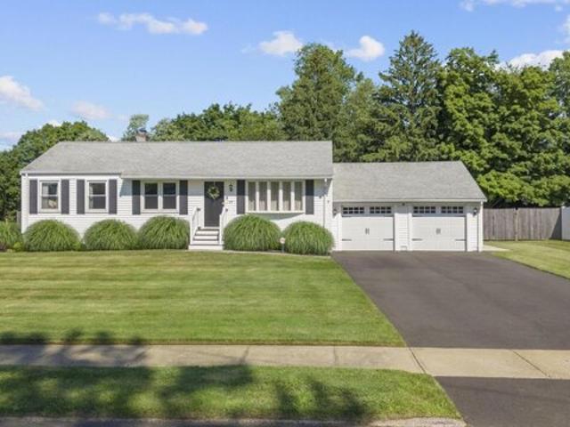 Pine River Rd, North Haven, Home For Sale