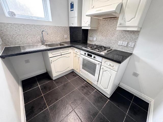 Pine Road, BOURNEMOUTH 2 bed flat to rent £1,195 pcm £276 pw