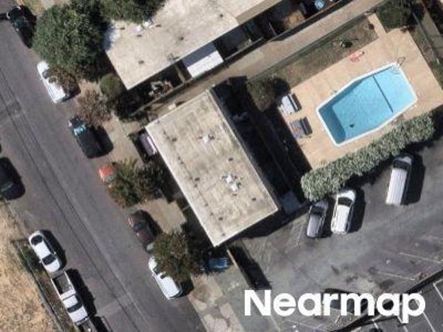 Pine St Apt