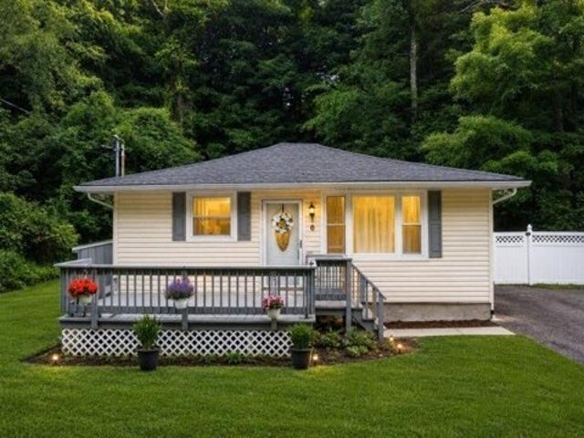 Pine St E, Vernon, Home For Sale
