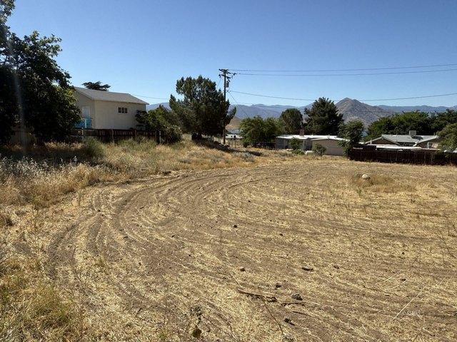 Pine St, Wofford Heights, CA 93285