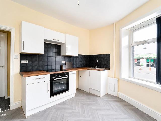 Pine Street, Burnley BB11, 2 bed end terrace house to rent, £650 pcm | PrimeLocation