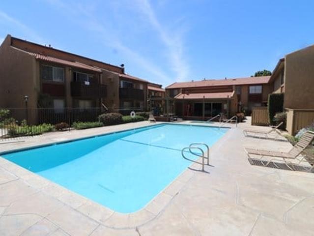 Pinecrest Apartments One Bedroom Den One Bath