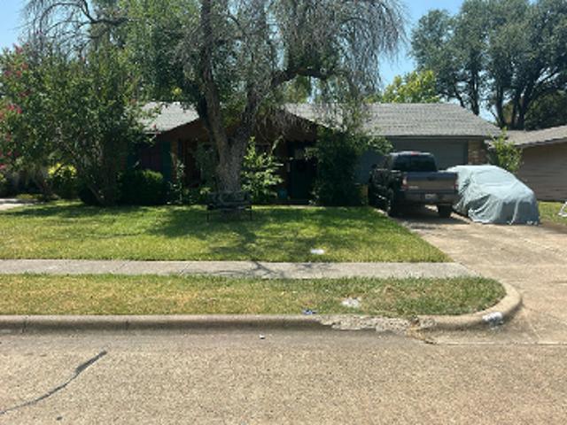 Pinecrest Dr