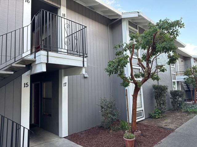 Pinecrest Villas 2 Bedroom Apartment for Rent at 195 E Pacific Ave, Fairfield, CA 94533