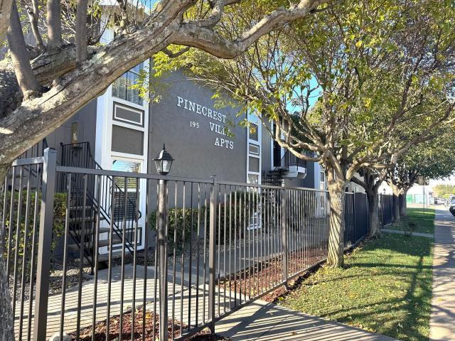 Pinecrest Villas 2 Bedroom Apartment for Rent at 195 E Pacific Ave, Fairfield, CA 94533