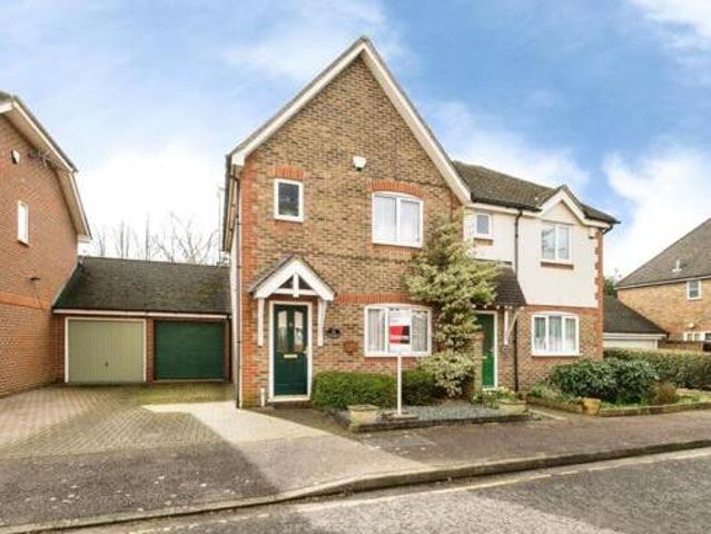 Pinecroft, Gidea Park, 3 Bedroom Semi detached