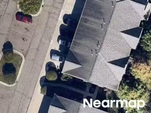 Pinecroft Dr