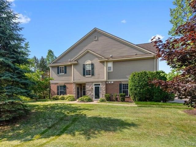 Pinecroft Dr, Canton, Home For Sale