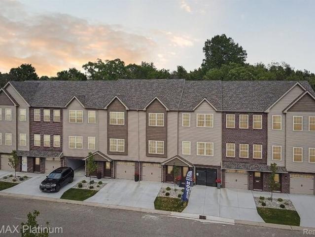 Pinecroft Ln, Howell, Home For Sale