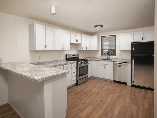 Pinebrook Corner Apartments