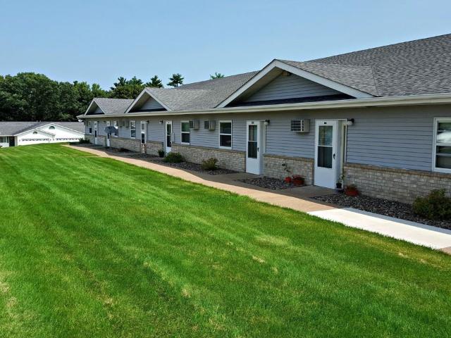 Pinedale Apartments and Red Cedar Townhomes 2 Bedroom Apartment for Rent at 388 Red Cedar St, Menomonie, WI 54751