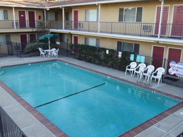 Pinehaven Apartments 1 Bedroom Apartment for Rent at 1150 Virginia Ln, Concord, CA 94520 Cambridge Park