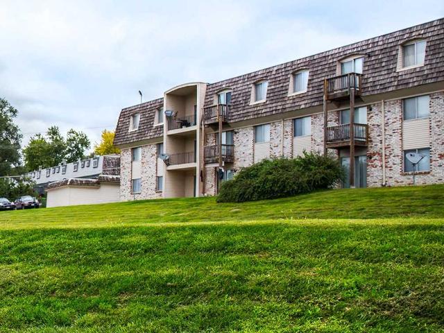 Pinehill Park 2 Bedroom Apartment for Rent at 1307 Galvin Rd S, Bellevue, NE 68005