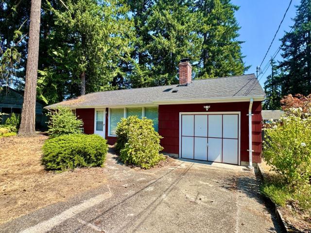 Pinehurst 3 bed, 2 bath with Yard and Garage