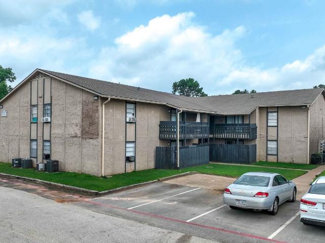 Pinehurst Apartments 1 Bedroom Apartment for Rent at 3401 E Marshall Ave, Longview, TX 75601