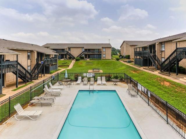 Pinehurst Apartments 1 Bedroom Apartment for Rent at 3401 E Marshall Ave, Longview, TX 75601