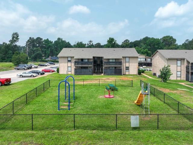 Pinehurst Apartments 2 Bedroom Apartment for Rent at 3401 E Marshall Ave, Longview, TX 75601
