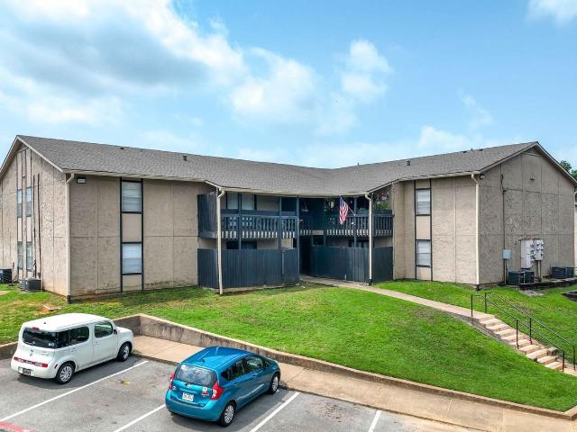 Pinehurst Apartments 2 Bedroom Apartment for Rent at 3401 E Marshall Ave, Longview, TX 75601