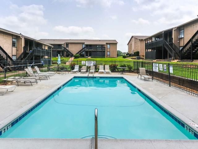 Pinehurst Apartments 2 Bedroom Apartment for Rent at 3401 E Marshall Ave, Longview, TX 75601