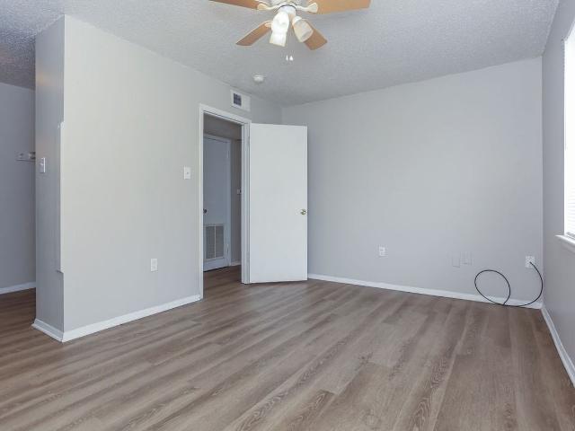 Pinehurst Apartments 2 Bedroom Apartment for Rent at 3401 E Marshall Ave, Longview, TX 75601