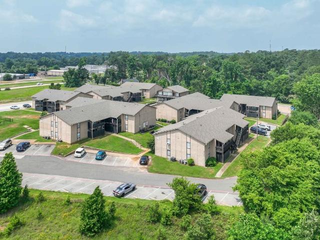 Pinehurst Apartments 2 Bedroom Apartment for Rent at 3401 E Marshall Ave, Longview, TX 75601