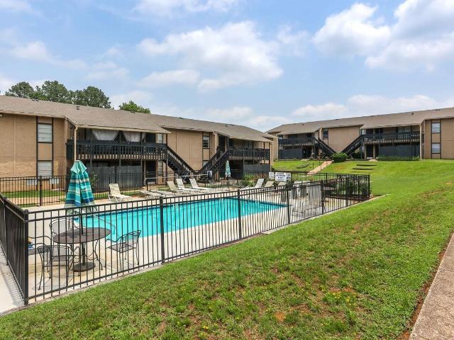 Pinehurst Apartments 3 Bedroom Apartment for Rent at 3401 E Marshall Ave, Longview, TX 75601