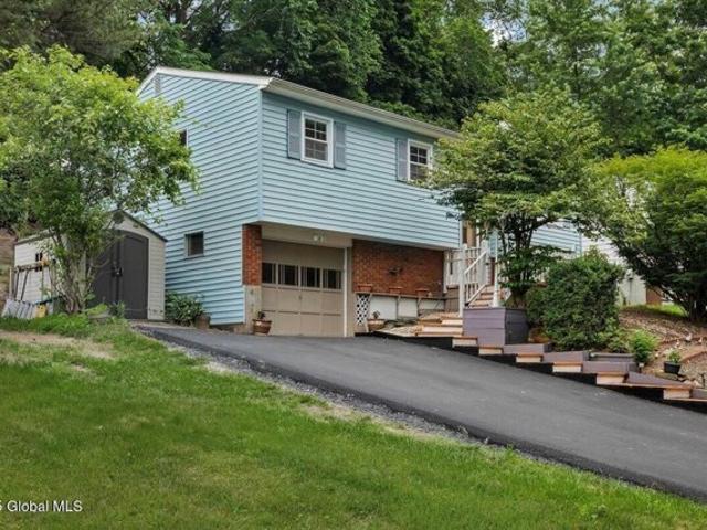 Pinehurst Ave, East Greenbush, Home For Sale