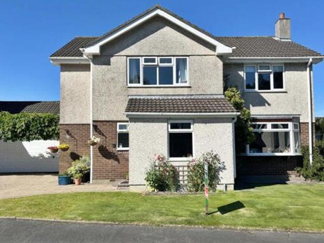 Pinehurst Avenue, 4 Bedroom House
