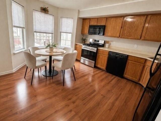 Pinehurst Dr, Washington Township, Condo For Sale