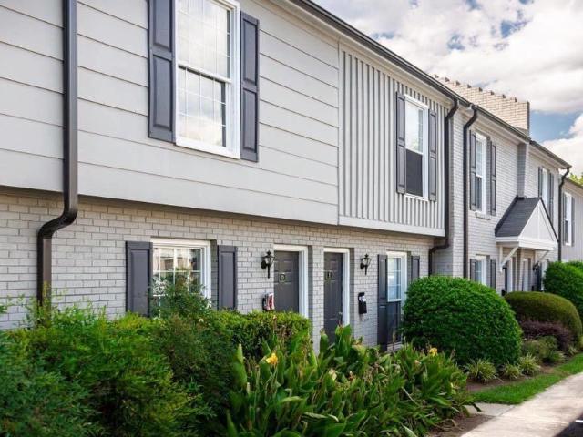 Pinehurst On Providence 3 Bedroom Apartment for Rent at 3904 Providence Rd, Charlotte, NC 28211 Foxcroft
