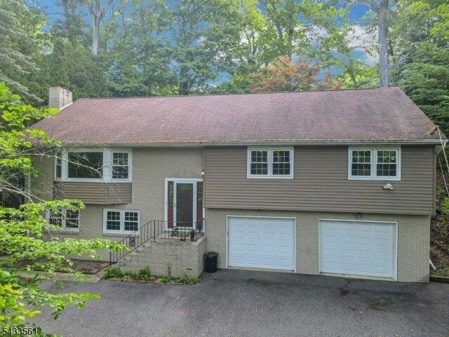 Pines Lake Dr E, Wayne, Home For Sale