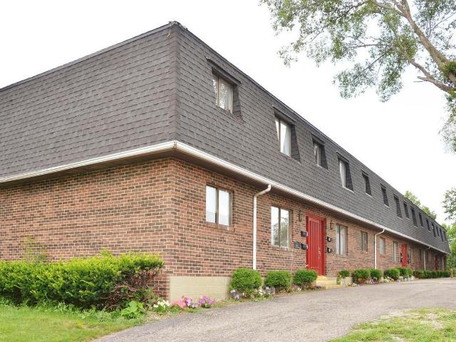 Pineridge Apartments 2 Bedroom Apartment for Rent at 1505 Manchester Ave, Middletown, OH 45042
