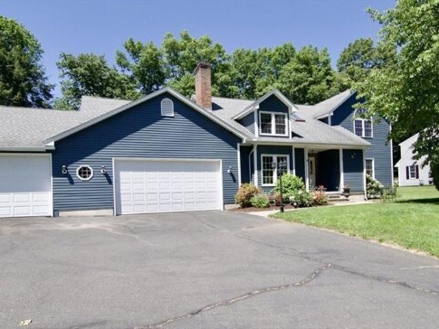 Pineridge Dr, Westfield, Home For Sale
