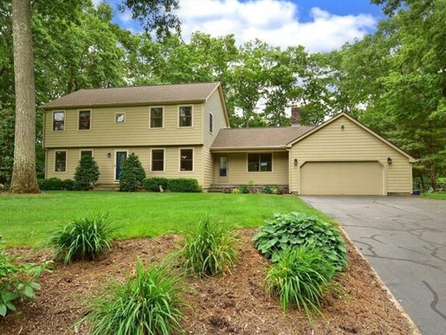 Pineridge Dr, Westfield, Home For Sale