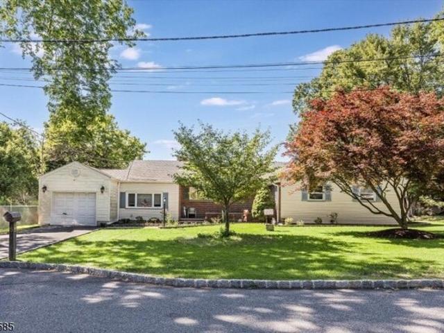 Pinewood Ter, Fairfield, Home For Sale