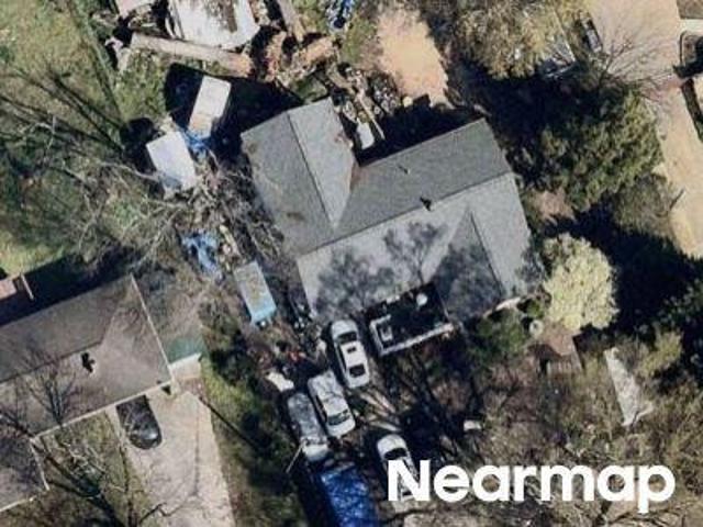 Pinewood Ave
