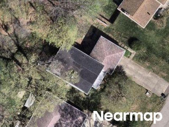 Pinewood Ave SW