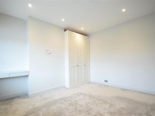 Pinewood Avenue, Hillingdon, UB8
