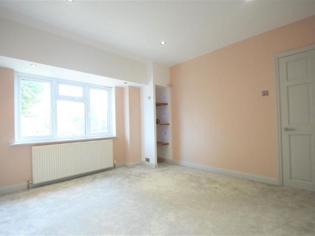 Pinewood Avenue, Hillingdon, UB8