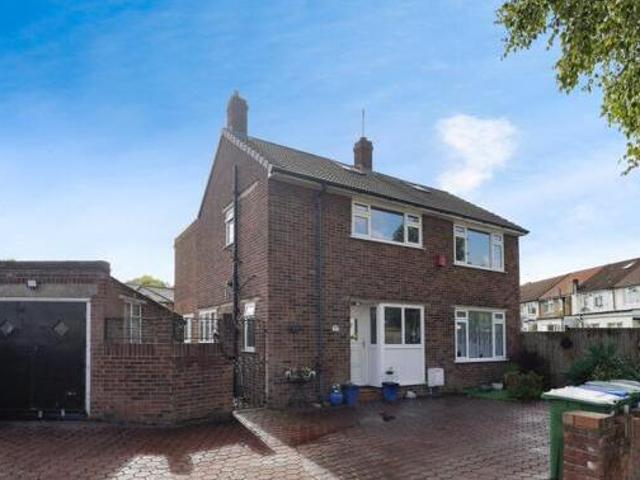 Pinewood Avenue, Sidcup, 5 Bedroom Detached