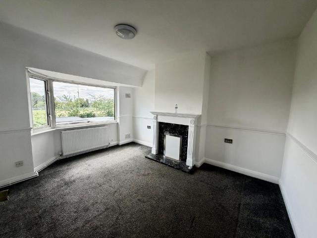 Pinewood Avenue, Uxbridge, Greater. 2 bed maisonette to rent £1,600 pcm £369 pw